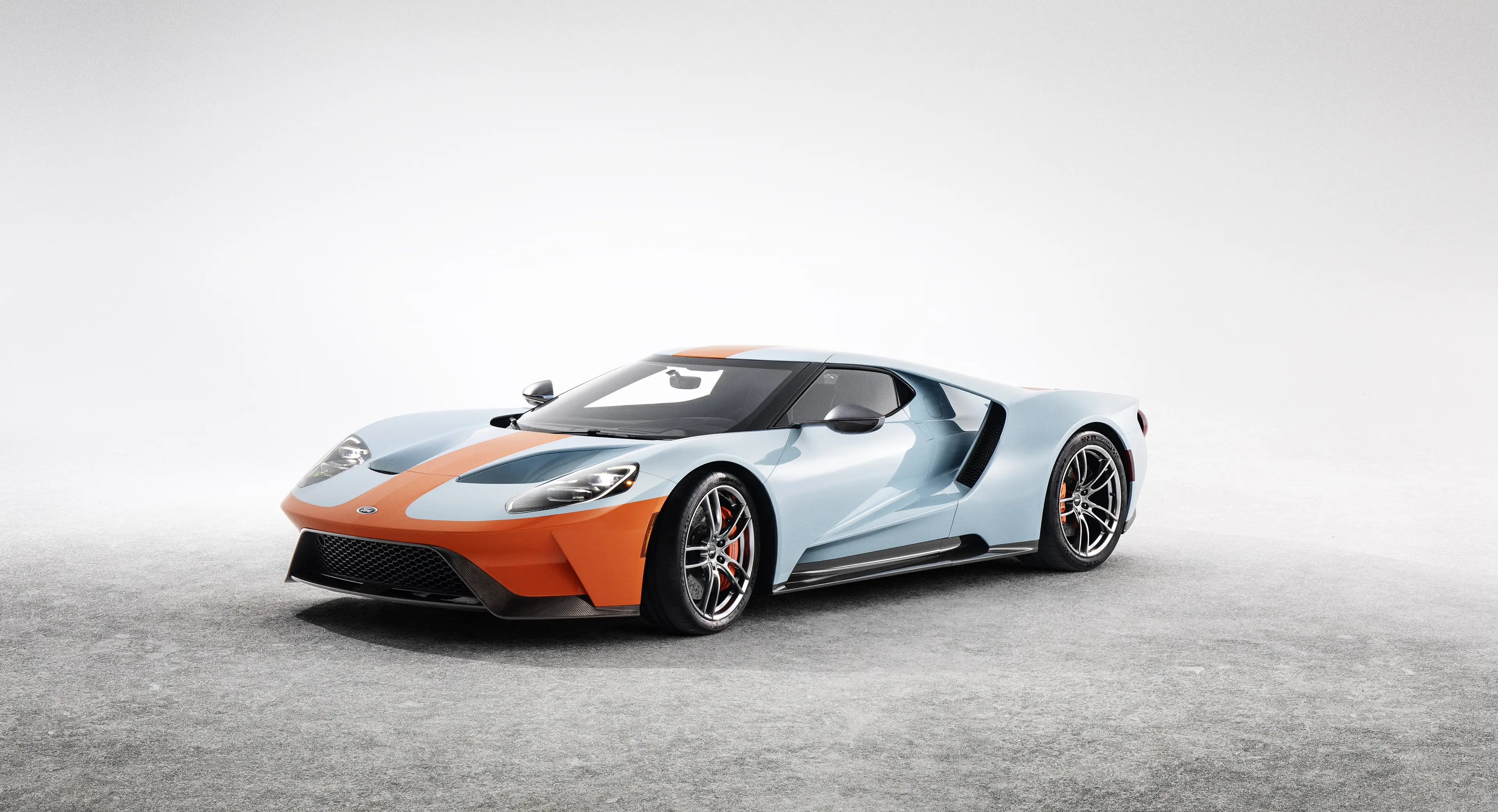 New 2019 Ford GT Heritage Edition Honors Most Famous Paint Scheme in ...